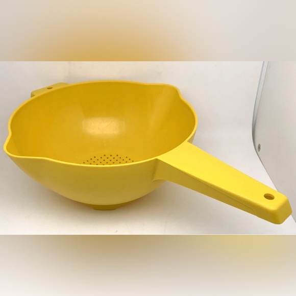 Tupperware | Kitchen | Vintage Tupperware Qt Yellow Collander Strainer ...